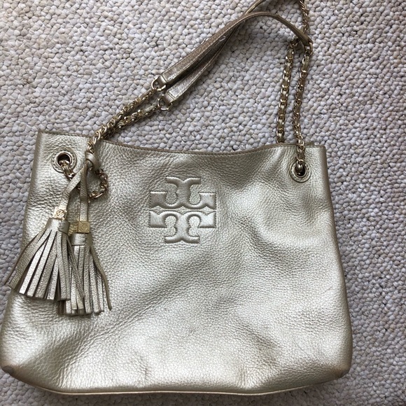 Tory Burch | Bags | Tory Burch Thea Slouchy Chain Tote Bag In Gold | Poshmark